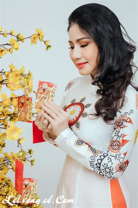 Hình ảnh Nghệ Sĩ Phượng Loan Lời Vọng Cổ