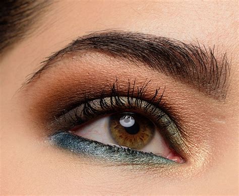 Urban Decay Born To Run Eyeshadow Palette Review Photos Swatches