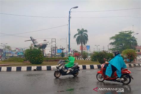 Hari Ini Waspada Hujan Dan Petir Di Jakarta ANTARA News