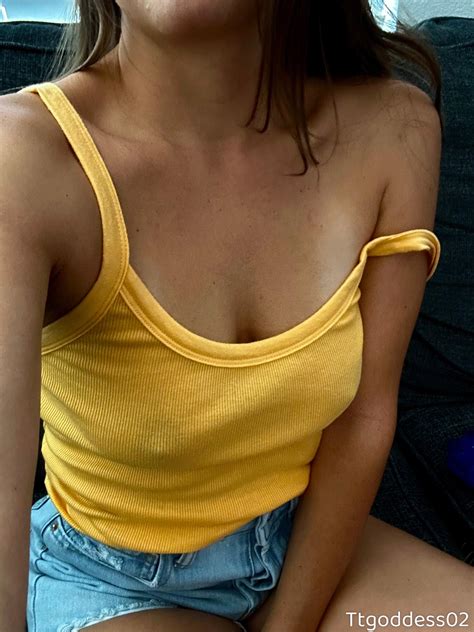 Is Yellow Your Favorite Color 💛 R Selfies Nsfw