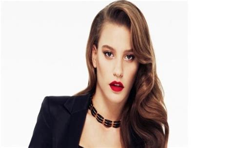 Serenay Sarıkayanın İnstagramda Paylaştığı Fotoğraf Ilgi çekti