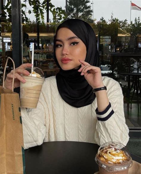 Pin Oleh Dita Suraiya Di Ootd Neutral Gaya Hijab Gaya Model Pakaian