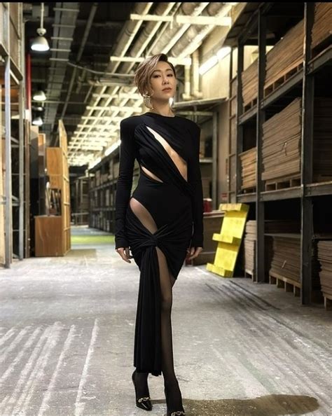 不爽颁奖礼陪跑？ 胡定欣被曝摆黑脸 娱乐 国外娱乐 中港台