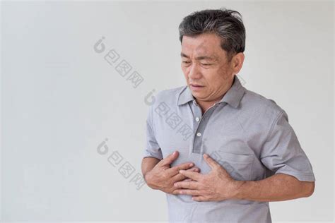 生病老人反酸烧心心脏病发作图片 包图网企业站