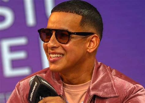 Sigue en grande Daddy Yankee será productor de la serie Neon de