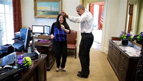 Barack Obamas Photographer Shares His Favorite Candid Photos Of 2016