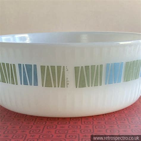 Jaj Pyrex Souffle Dish Retrospectro