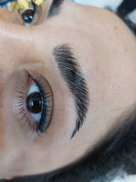 لیفت و لمینت مژه و ابرو مهشید در مشهد