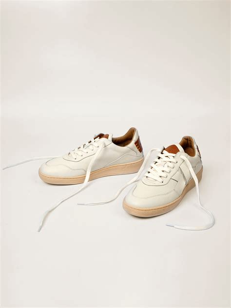 Cassava Classic Tennis Trainer Vintage Off White Black Tulip