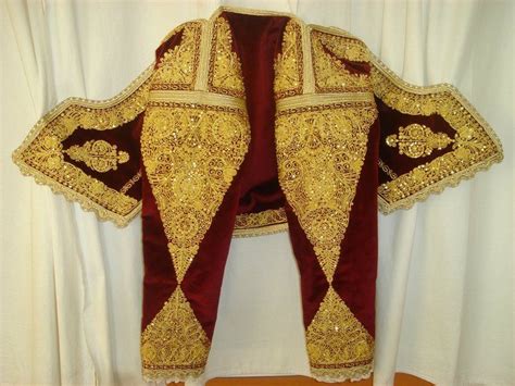 ΕΡΓΑΣΤΗΡΙ ΕΛΛΗΝΙΚΩΝ ΦΟΡΕΣΙΩΝ ΤΕΡΖΗΔΙΚΟ ΚΕΝΤΗΜΑ Greek Traditional Dress Greek Costume Greek