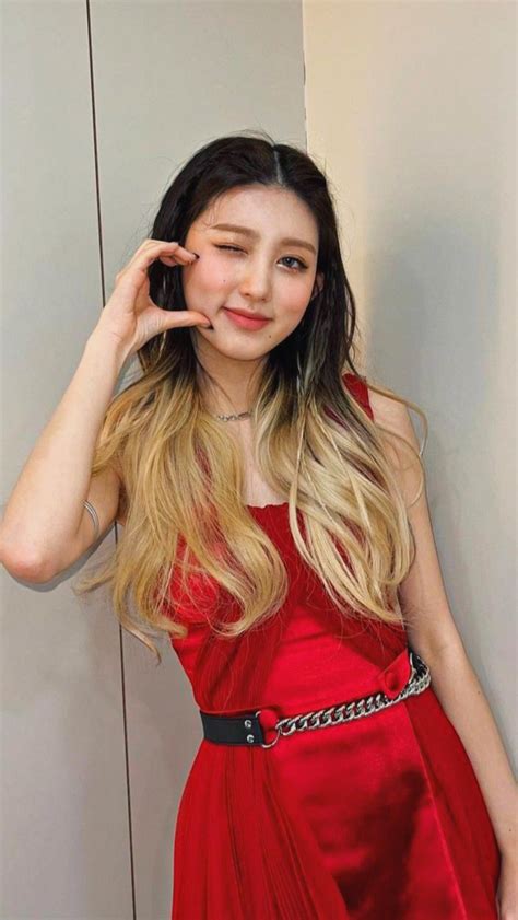 𝓰𝓮𝓵𝓵 Formal Dresses Red Formal Dress Dresses