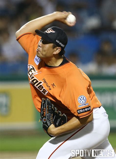 포토s 역투하는 박성호