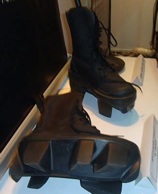 Сапёрные противоминные ботинки - The "Spider Boot"