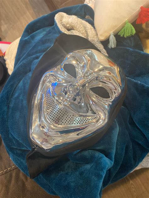 I wanna turn this mask into a payday mask but I can’t think of one any ...