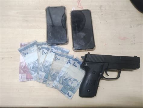Jovem Assalta ônibus Com Arma Falsa é Agredido Por Populares E