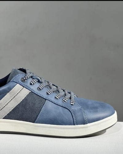 Laade Men Lace Up Sneakers In Blue - Fancy Soles