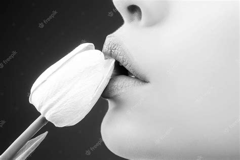 Download Oral Mouth With Flower Wallpaper