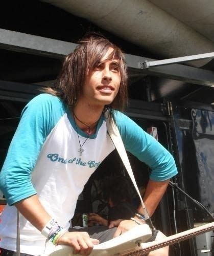 Vic Fuentes Pierce The Veil Vic Fuentes Pierce The Veil Veil