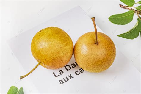 Juicy Sweet And Delicious Qiuyue Pear Fruit Photography With Pictures