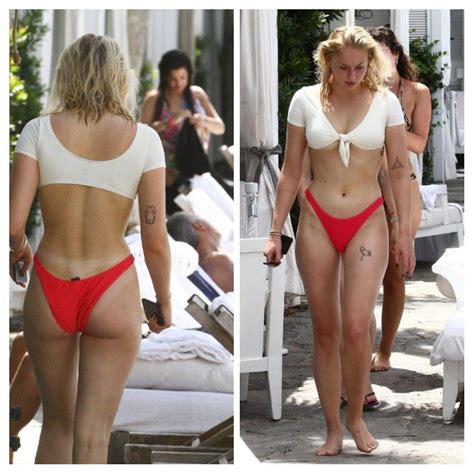 Sophie Turner Scrolller
