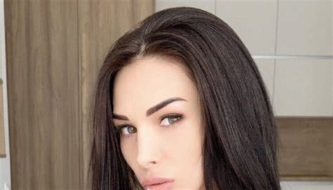 Fiamurr Bio New Videos Photos Age Net Worth Wiki Name And Babefriend Height