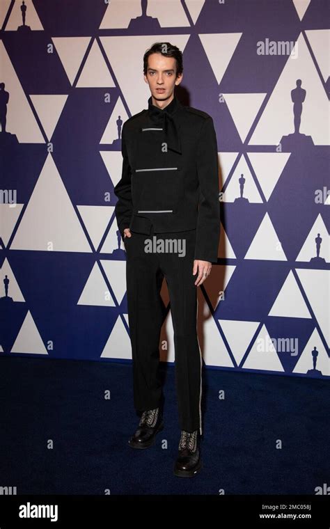 Kodi Smit Mcphee Poses For Photographers Upon Arrival At The Academy