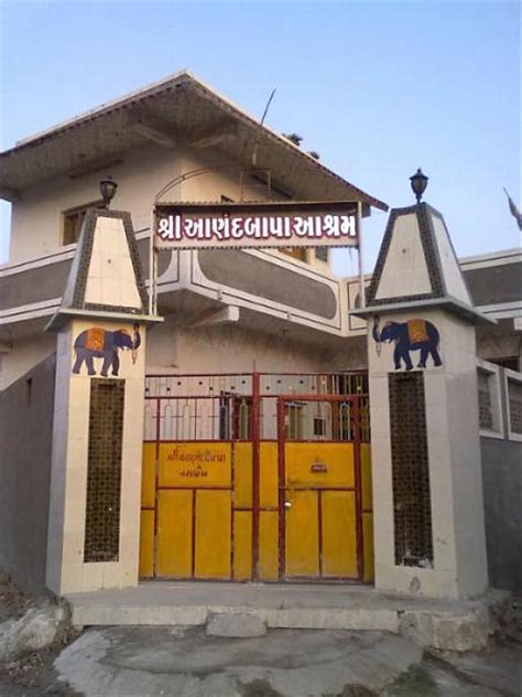 Anand Bapa Ashram Jotangiya Parivar Na Surapura