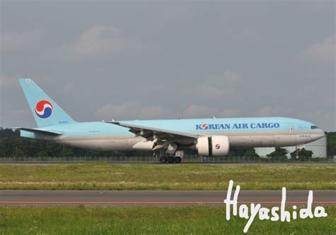 大韓航空 Boeing 777 200 Hl8077 成田国際空港 航空フォト By Syunbou13さん 撮影2023年06月25日