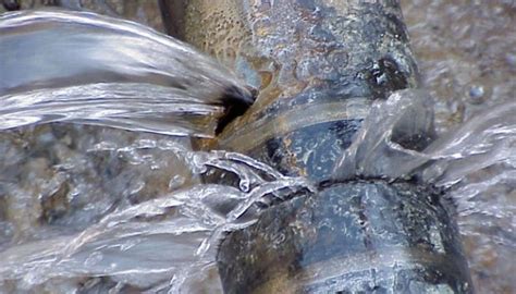 Pipa Ledeng Bocor Lagi Separuh Pelanggan Terkena Dampak Kesulitan Air Barito Post