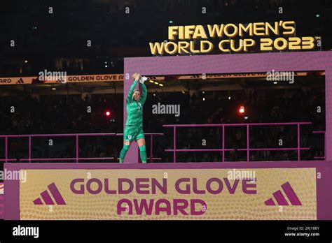 Mary Earps 1 Of England Is Given The Golden Glove Award During The