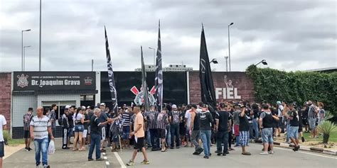 Não é Luxemburgo Quem é O Novo Alvo De Críticas Da Torcida Do Corinthians