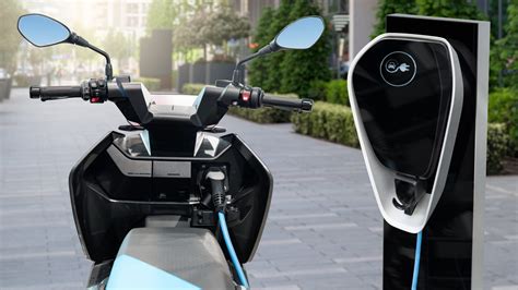 Triangle Wheeled Bike Gives New Meaning To Tricycle