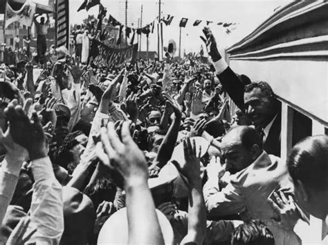 Egyptian President Gamal Abdel Nasser Cheered By Crowds Returns 1956