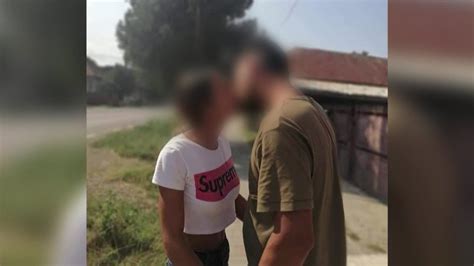 Tânărul care și a aruncat iubita de la etajul 3 ar fi avut o criză de