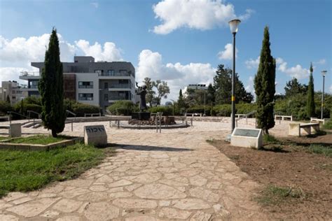 המתח בין זיכרון לחיי היום יום במרחב הציבורי אורבנולוגיה