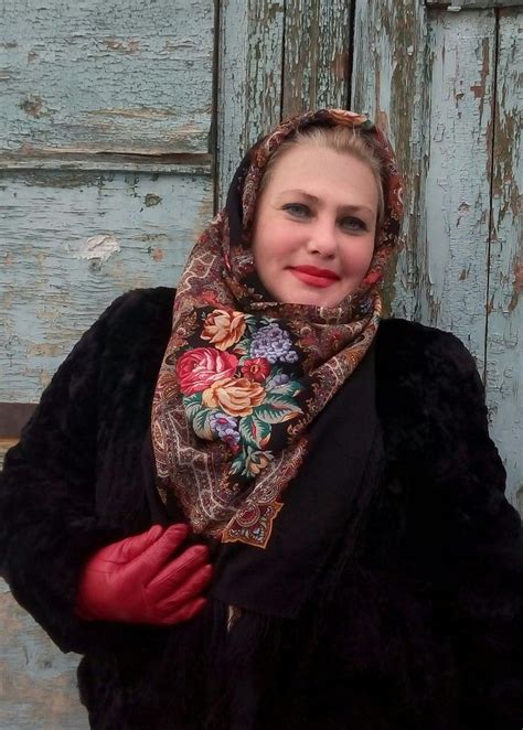 Испанское вино павловопосадский платок