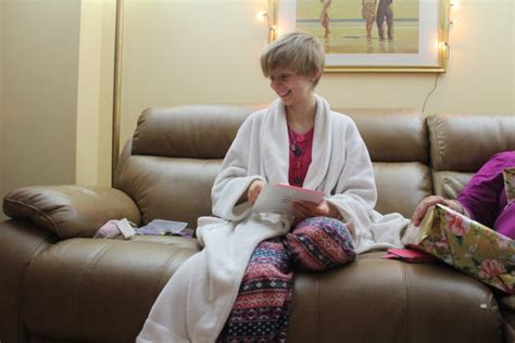Christel Dee Feet