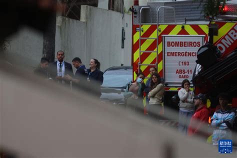 巴西失事客機死亡人數更新為61 黑匣子已找到 新華網