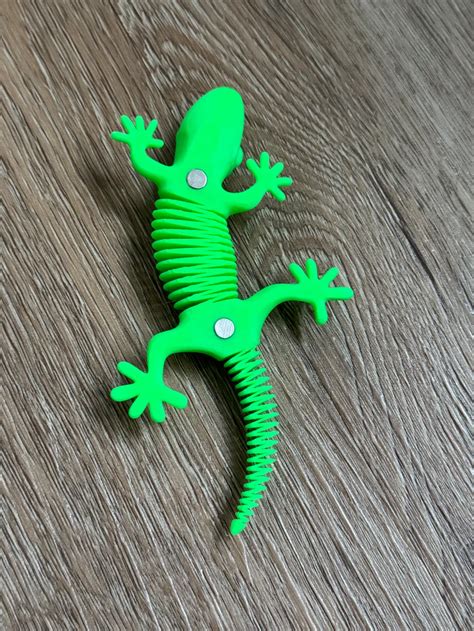 Super Magnetic Flexi Gecko Remixed By Paulbpunktmakerworld Download