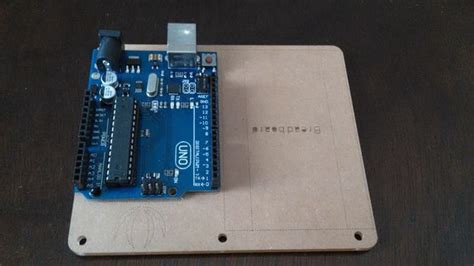 Tanque autónomo con brazo robótico Arduino Bluetooth Paso Lista de piezas askix