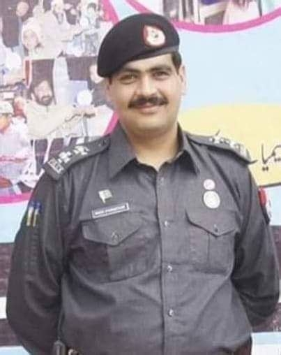 ایس ایچ او ہادی پرستان کی گاڑی کو حادثہ ۔ معمولی زخمی ہوئے Captain