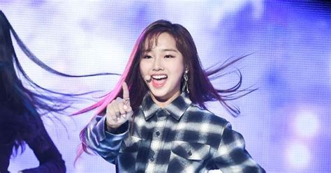 사진 크리샤 츄상큼 발랄하게