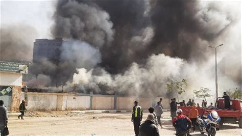 حريق ضخم في مصنع ملابس بالسويس صور