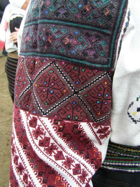 Подільська вишивка одна з найбільш складних і красивих в Україні Бездоганні щодо техніки