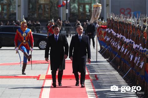 ФОТО Польшийн Ерөнхийлөгчийг Д Сүхбаатарын талбайд угтан авлаа