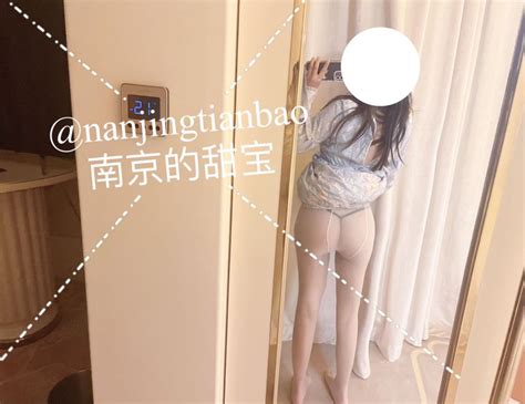 甜宝呀 On Twitter 好喜欢色色的自己 要是我的男生 一定要插死我自己 哈哈哈😂 有喜欢被裹丝袜的哥哥吗 甜老湿来帮你🤤