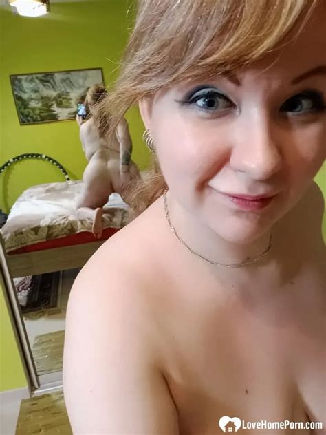 Lovely Donna Likes To Show Off Her Curves 27 Pics Xhamster