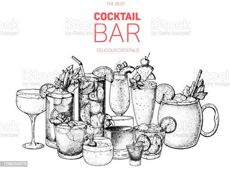 알코올 칵테일 손으로 그린 벡터 일러스트레이션 스케치 일러스트레이션 손으로 그린 음료 일러스트레이션 칵테일 세트 메뉴 디자인 요소입니다 Moscow Mule