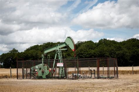 Oil Up 2 Settles At 3 Week High As More Sanctions Loom On Russia