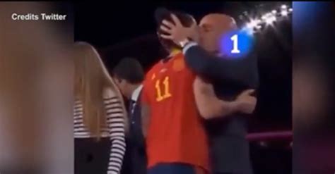 VIDEO Bufera Su Rubiales Bacia La Calciatrice Hermoso Golssip